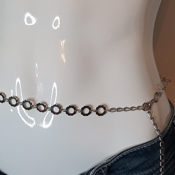 Accessories | Cute Silver Flower Chain Belt Q4 | Poshmark